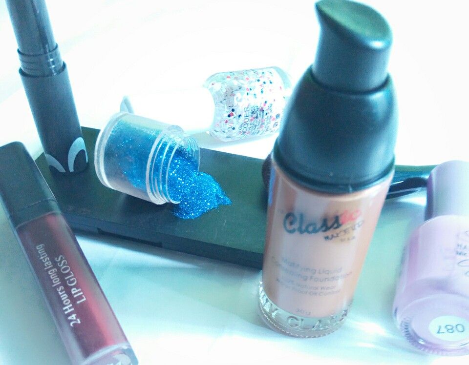 Classic Makeup Foundation Review | Saubhaya Makeup